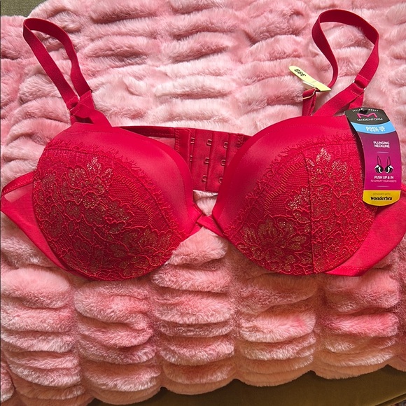 Wonderbra | Intimates & Sleepwear | Wonderbra Size 38b Nwt Red Lace ...